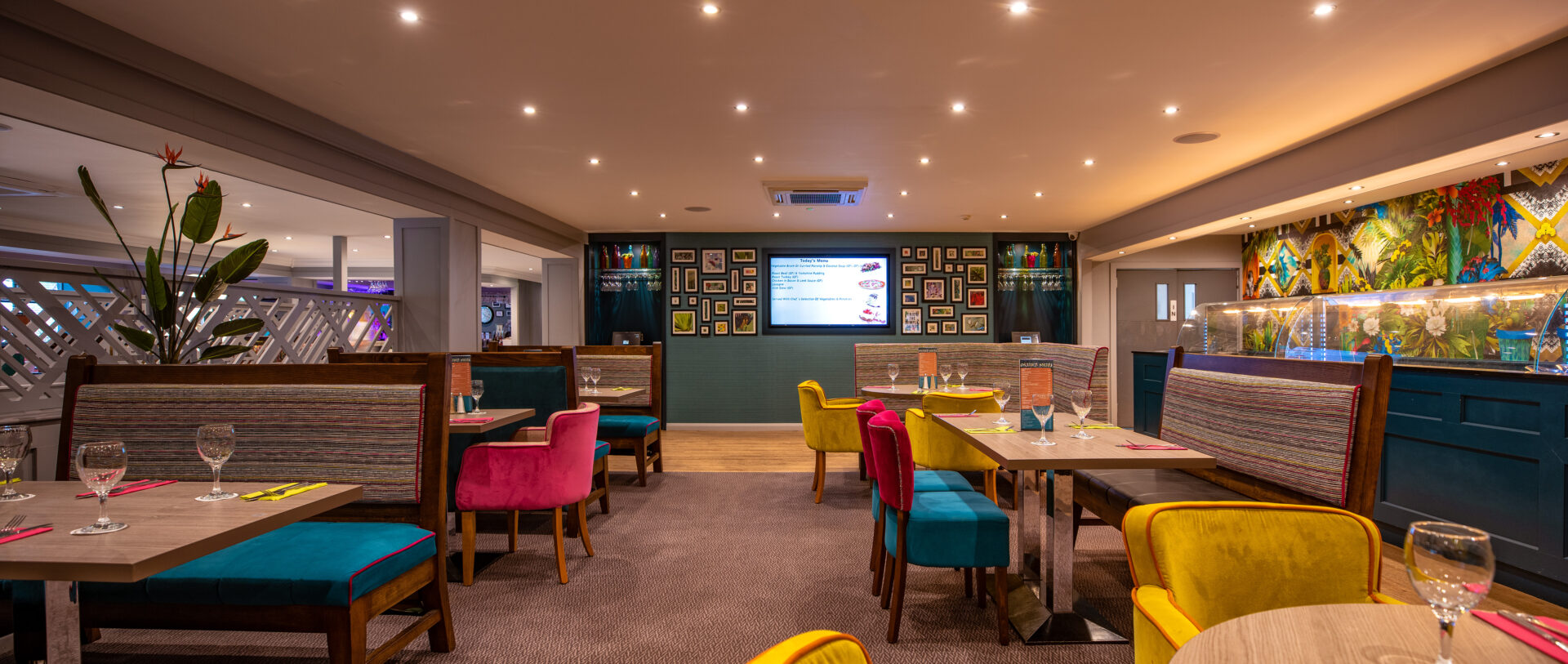 Book A Table | Elliot's Bistro | The Lodge Hotel Coleraine